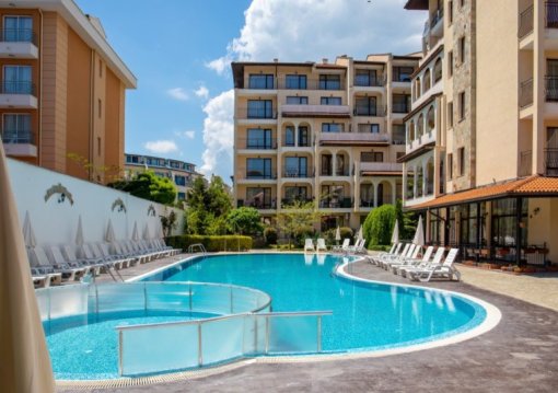 Rose Village Hotel | Napospart utazás
